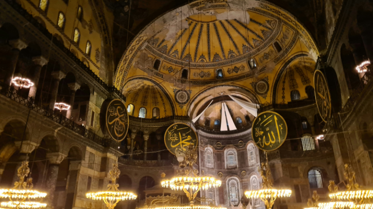 Turkish or Arabic? Demystifying Languages in Turkey